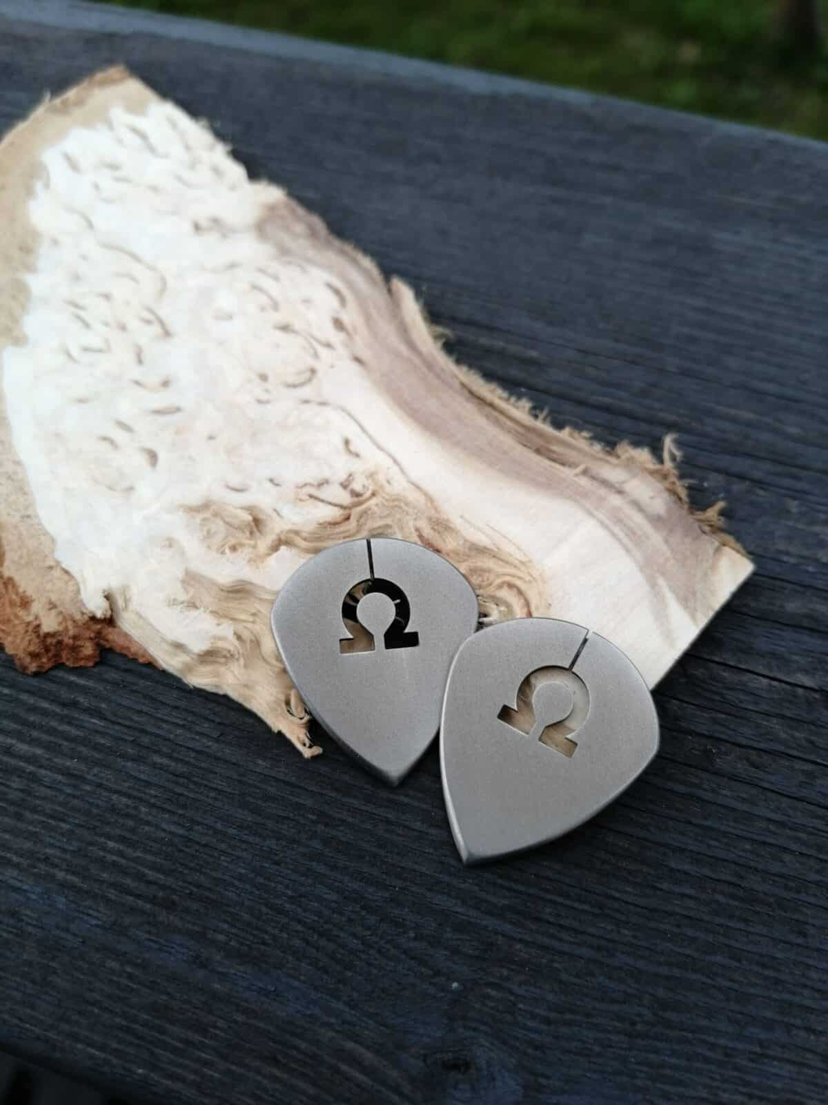 Ohm Picks - Everything You Should Know (Full Review) - Guitar Pick Reviews