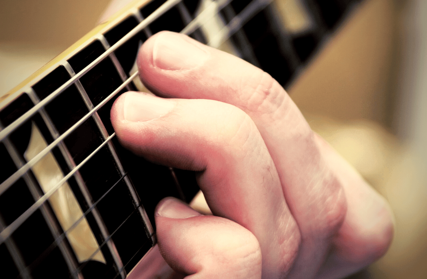 How to Improve Your Guitar Tone Using Nothing But Your Fingers