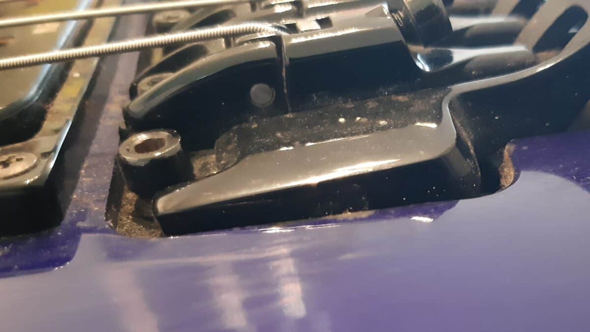 How to Easily Tune a Floyd Rose Guitar and Keep it In Tune