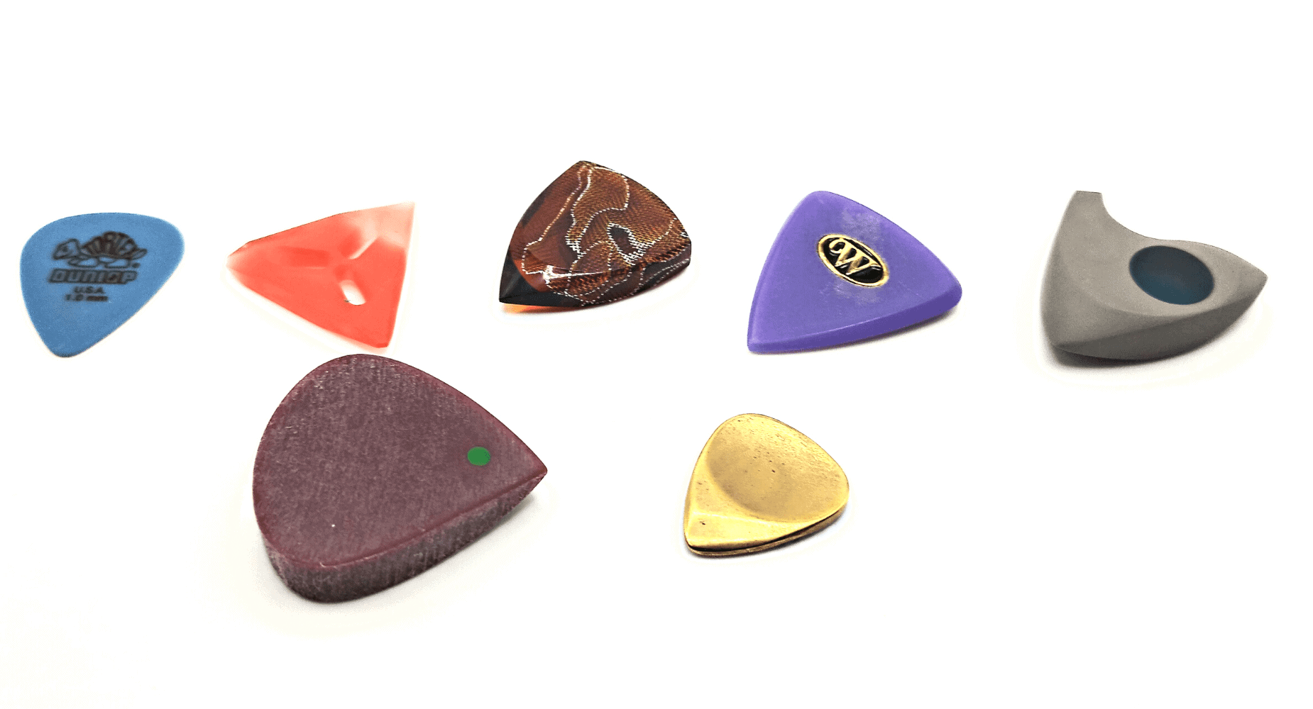 How to Hold a Guitar Pick? 7 Options - Guitar Pick Reviews
