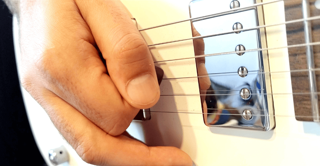 Speed Beveled Guitar Picks Explained - Guitar Pick Reviews